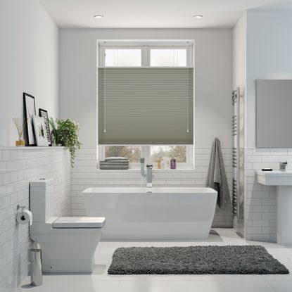 11 bathroom window ideas you'll love - from Roman blinds to colourful ...
