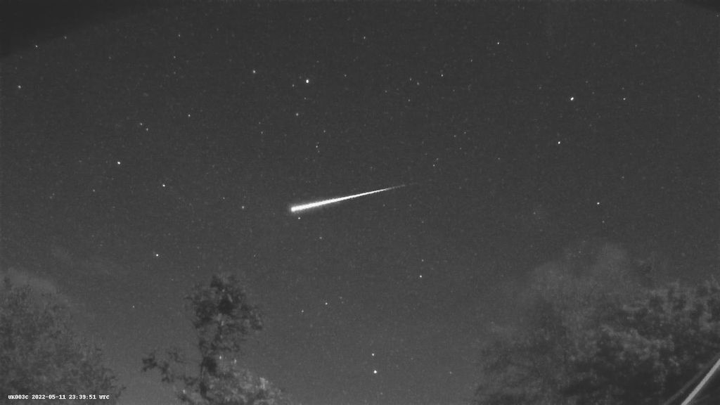 Multiple doorbell camera and dashcam footage shows green fireball in ...
