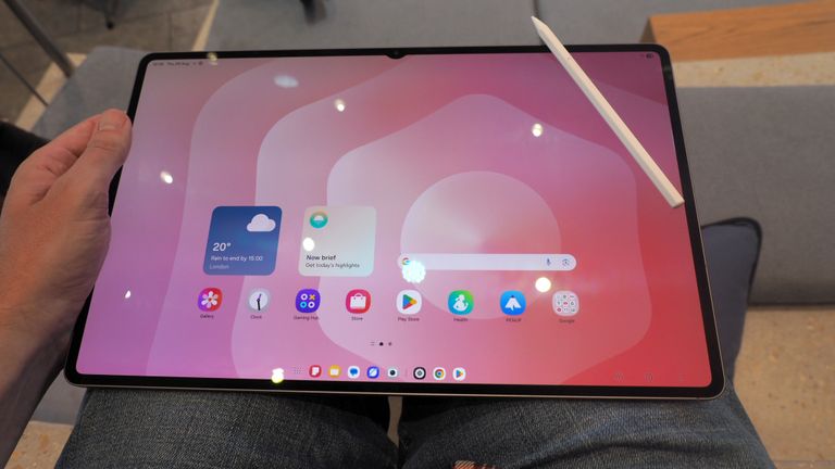 I tried Samsung's huge new tablet and need one – The Tab S11 Ultra is ...