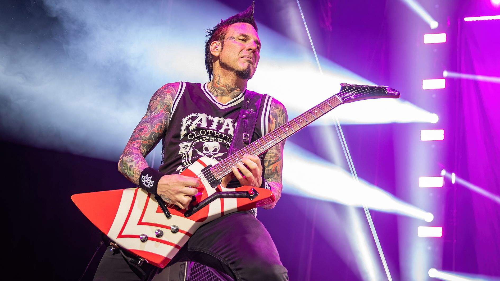 Jason Hook set to auction off guitars, motorcycles and other ...