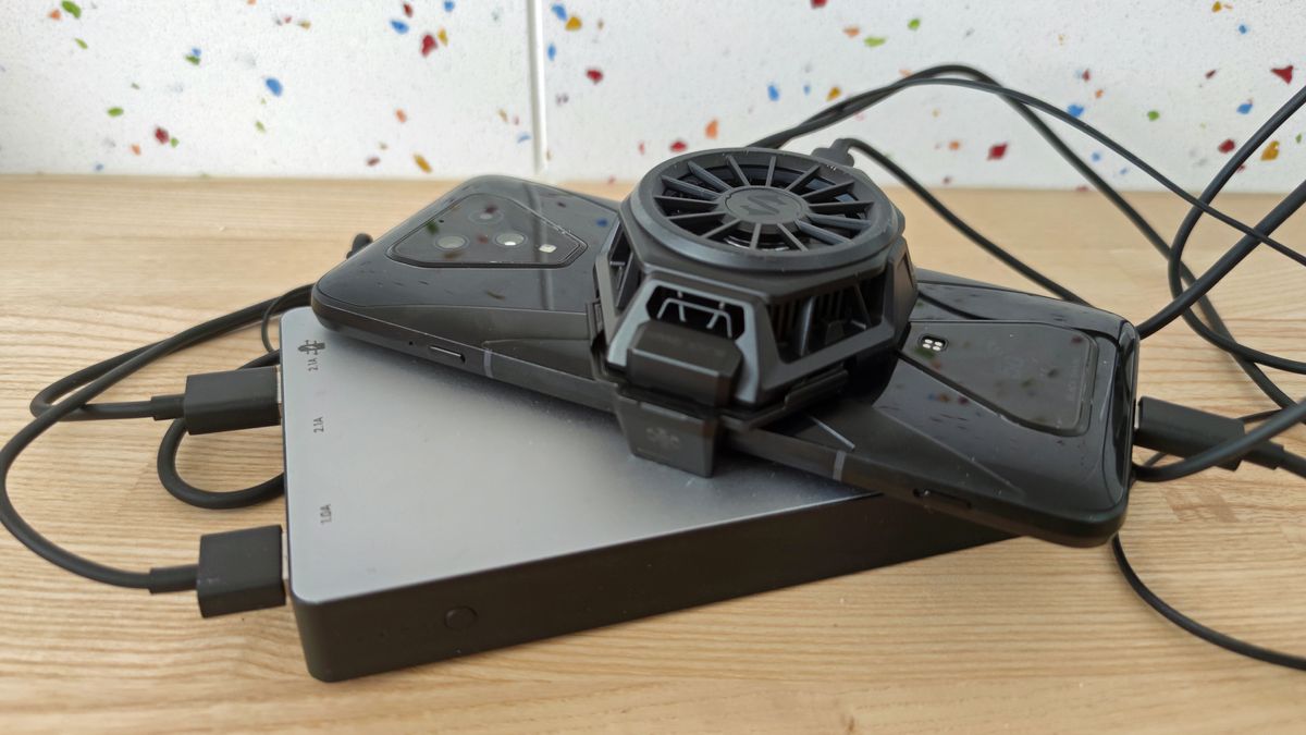 Beat the heatwave with these hot tips to stop your smartphone ...