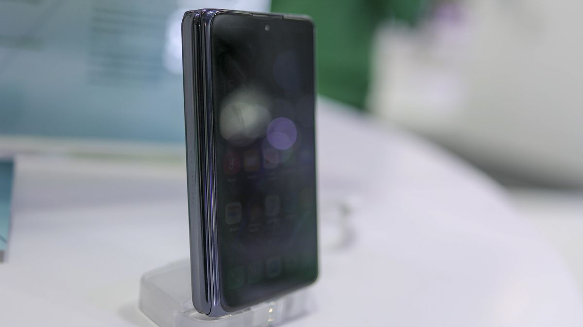 Oppo Find N hands-on review | Digital Camera World