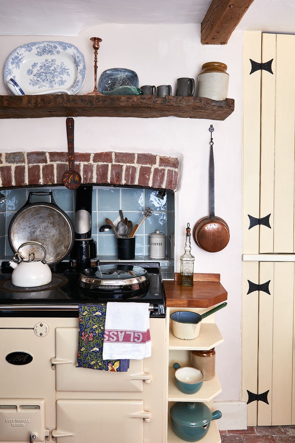 Cottage kitchens: 16 inspiring ideas for your room | Real Homes