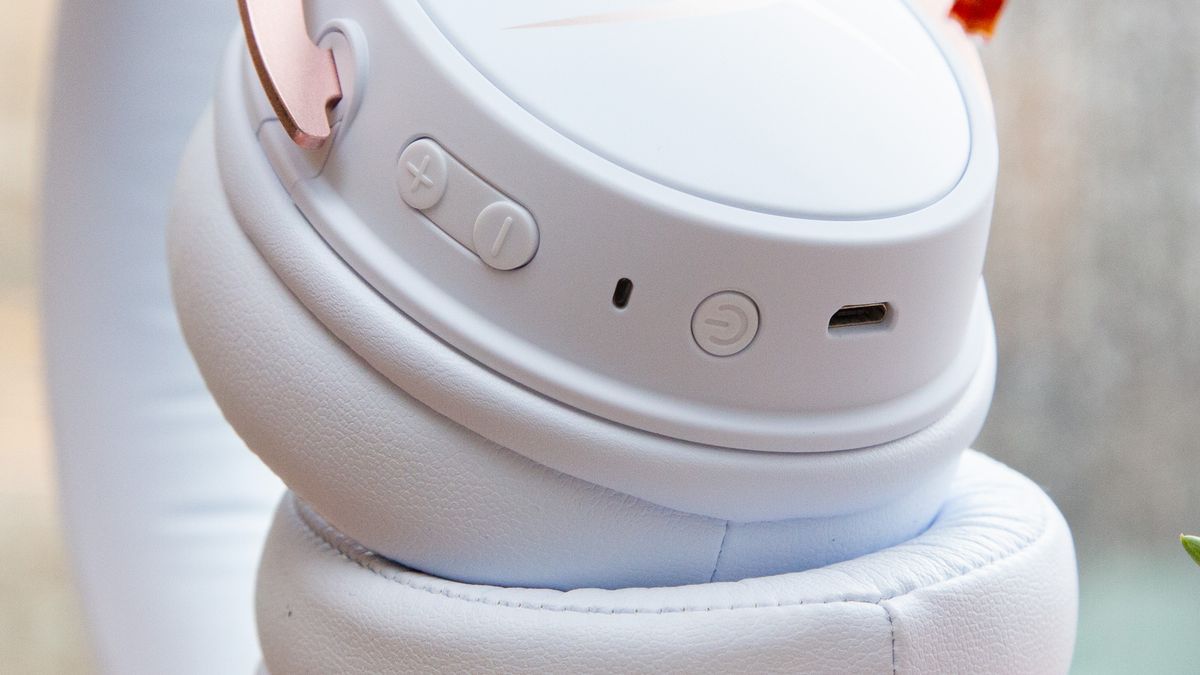 HyperX Cloud Mix Rose Gold Edition Gaming Headset Review: Bluetooth's ...