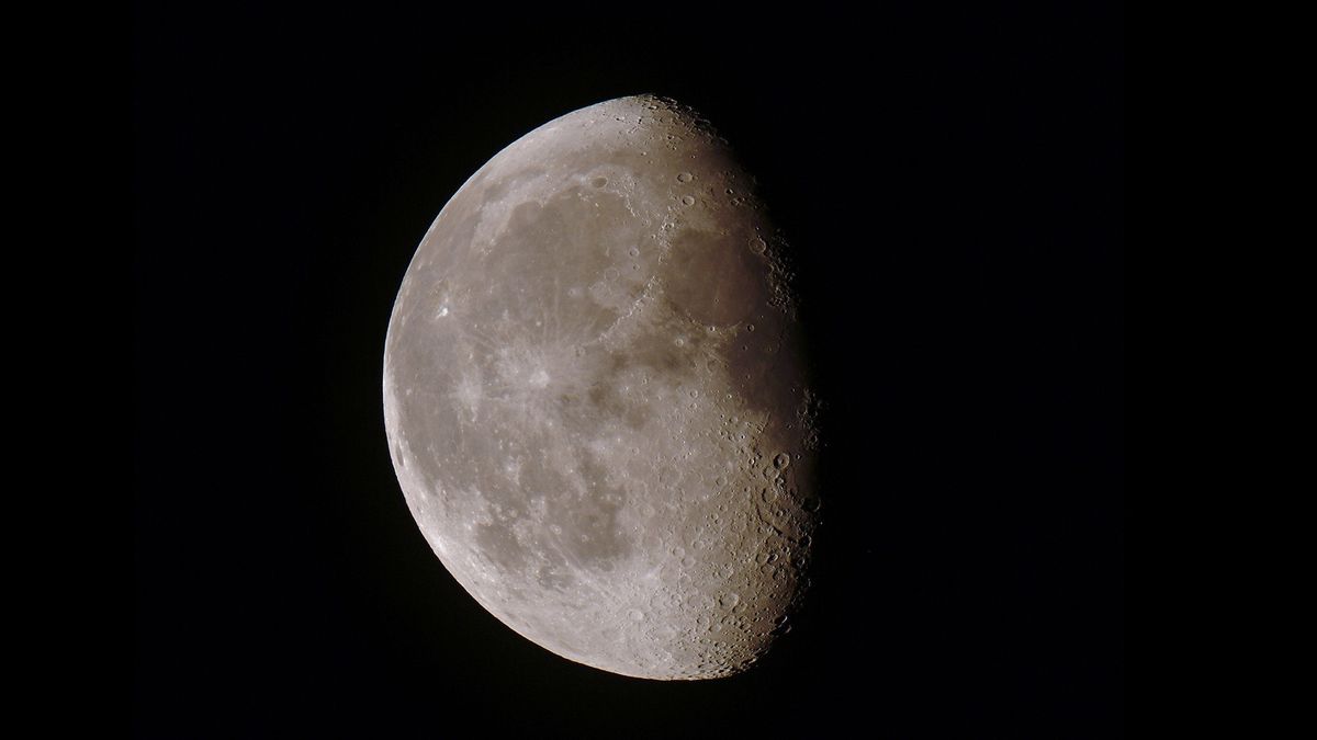 How to photograph the moon using a camera: techniques, kit, and ...