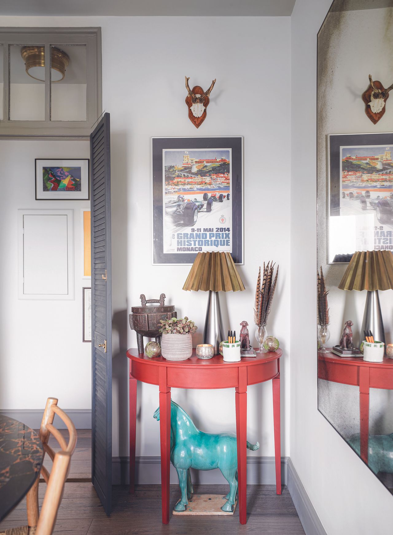 "Cluttercore" — We Delve Into This Controversial Design Trend | Livingetc