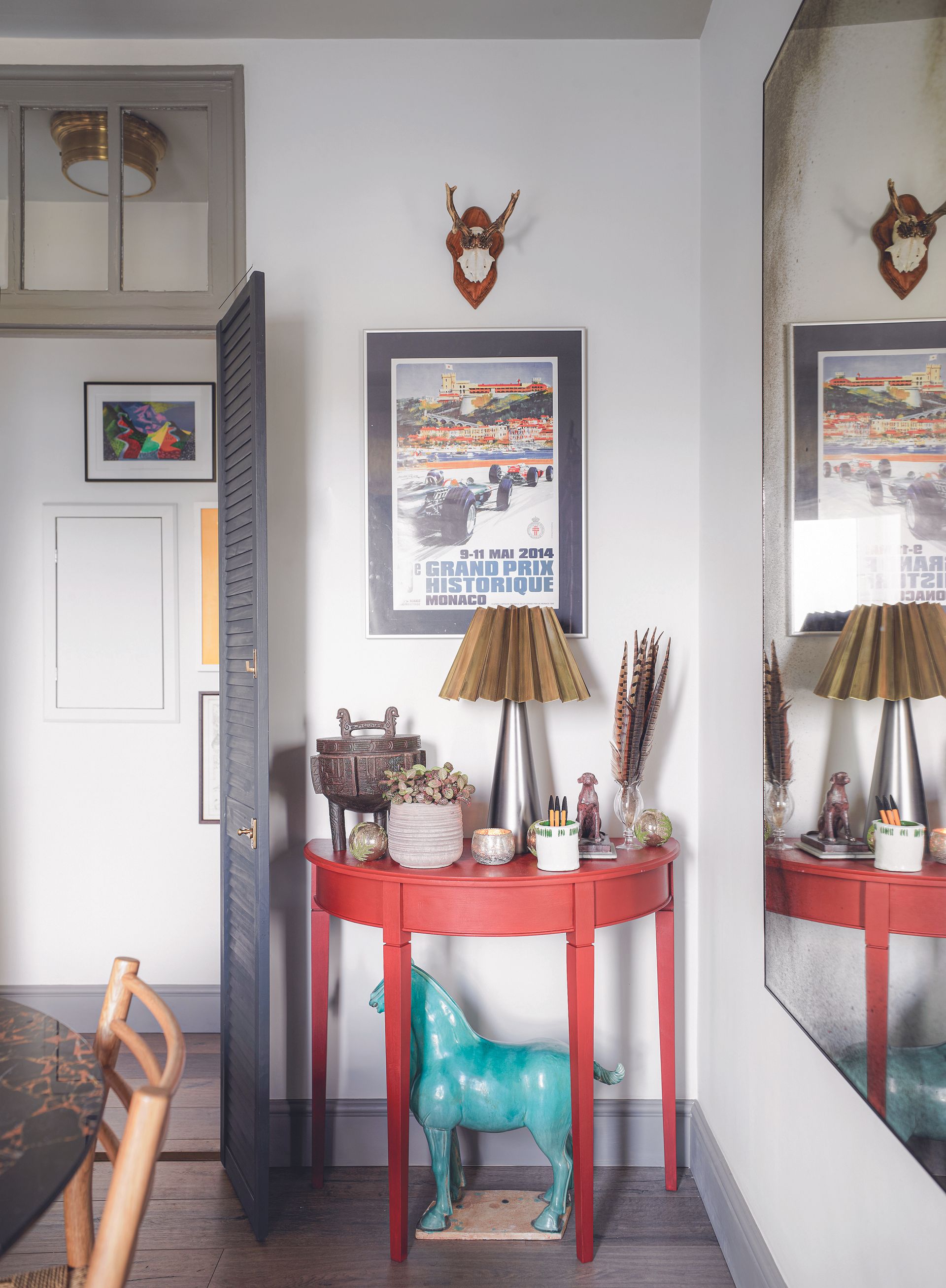 "Cluttercore" — We Delve Into This Controversial Design Trend | Livingetc