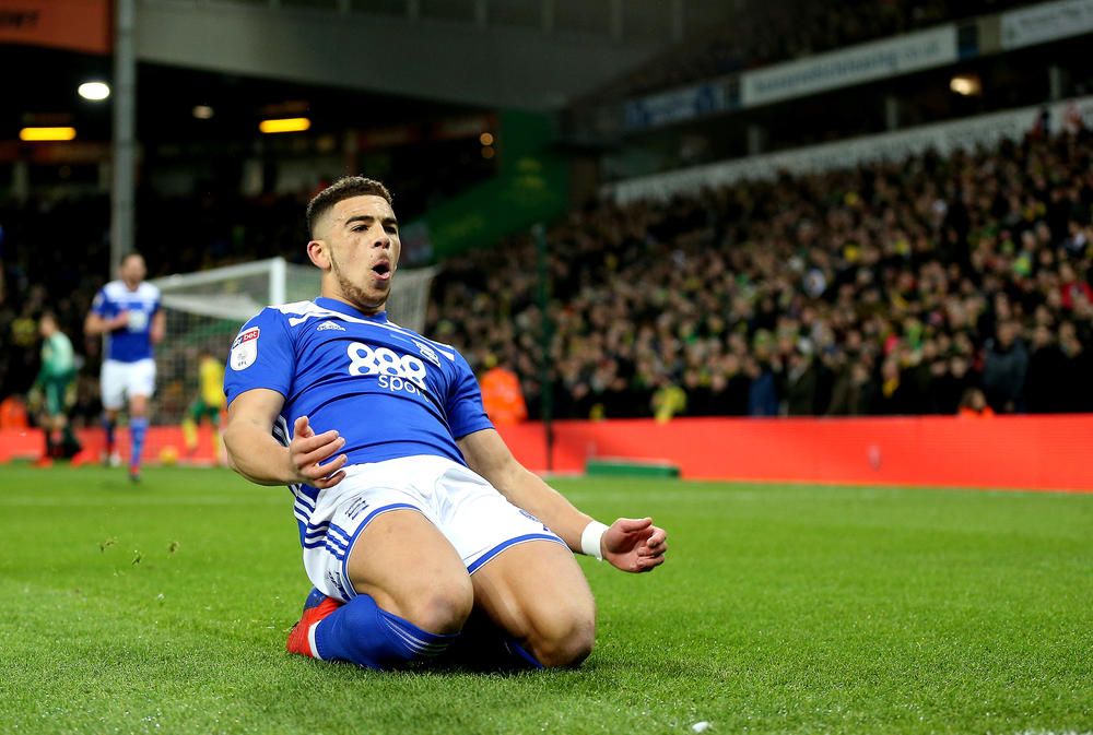 Southampton complete deal to sign striker Che Adams | FourFourTwo