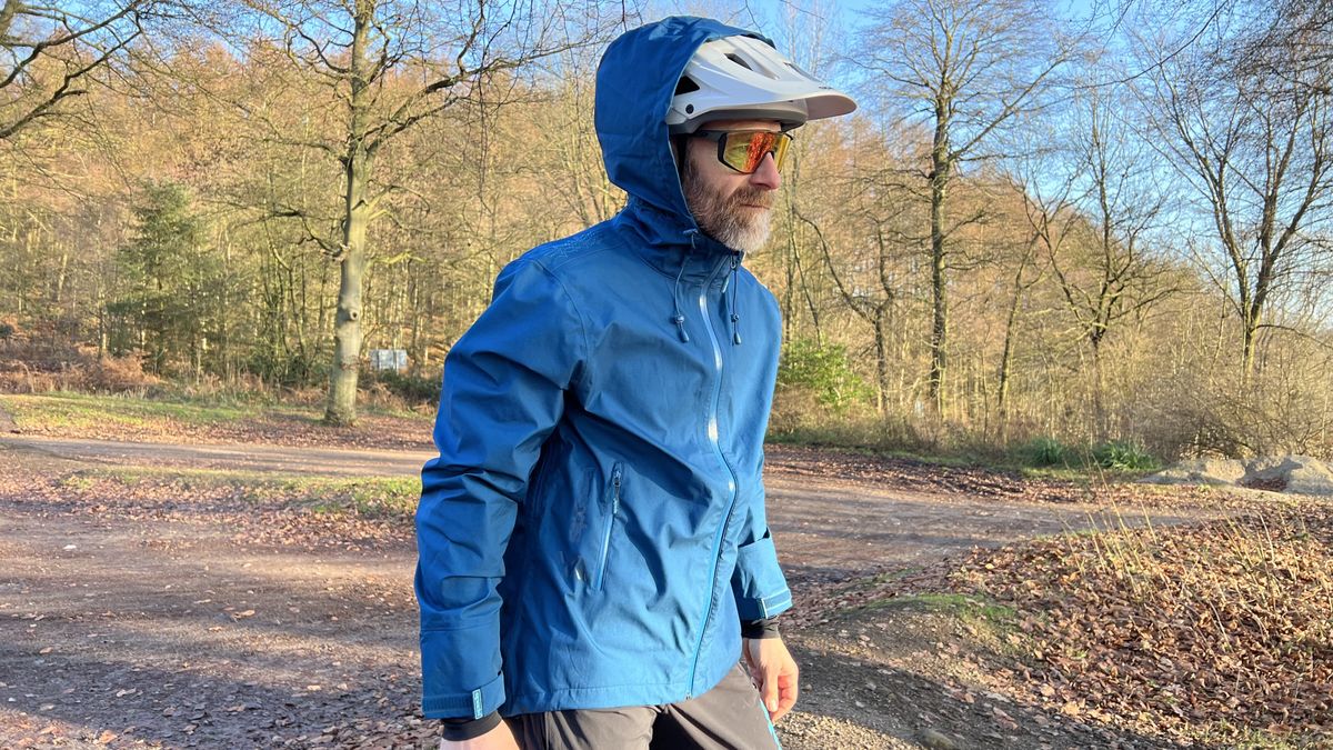 Spada Enduro jacket review –full feature weather protection | Bike Perfect