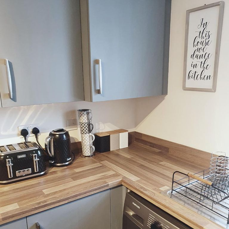 See this amazing Frenchic kitchen makeover for just £60 | Ideal Home