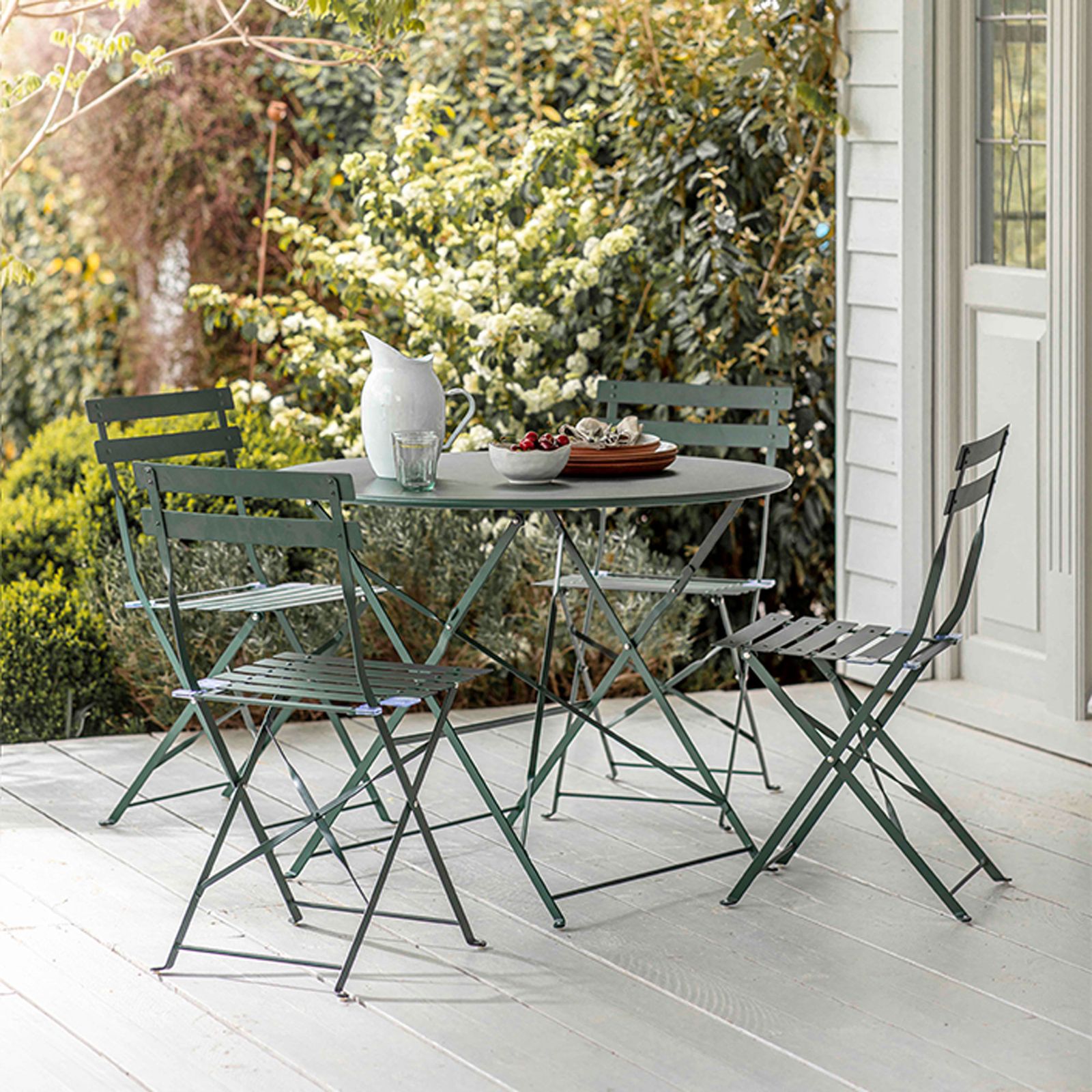 15 garden table ideas – stylish seating for your outside space | Ideal Home