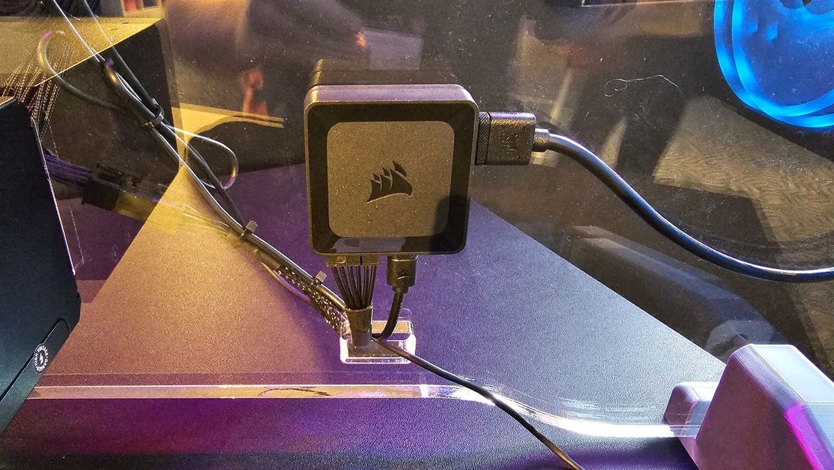 Corsair iCue Link Simplifies PC Building With Tidier Cabling, Chained ...