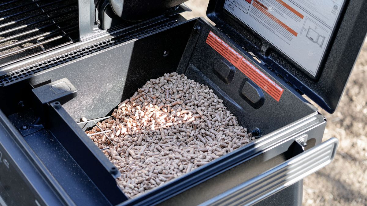 I tested the Traeger Woodridge Pro, and it's ideal for set-it-and ...