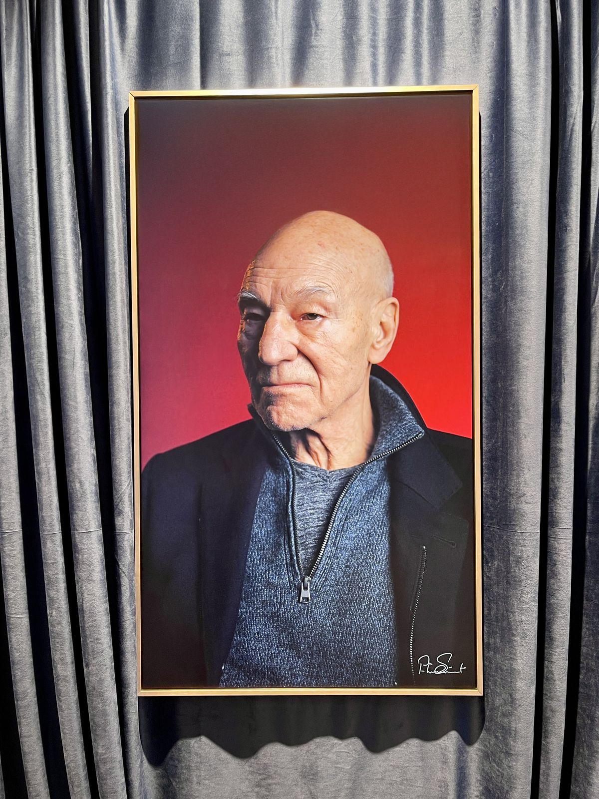 To be, or not to be: world-first exhibition of "living portraits ...