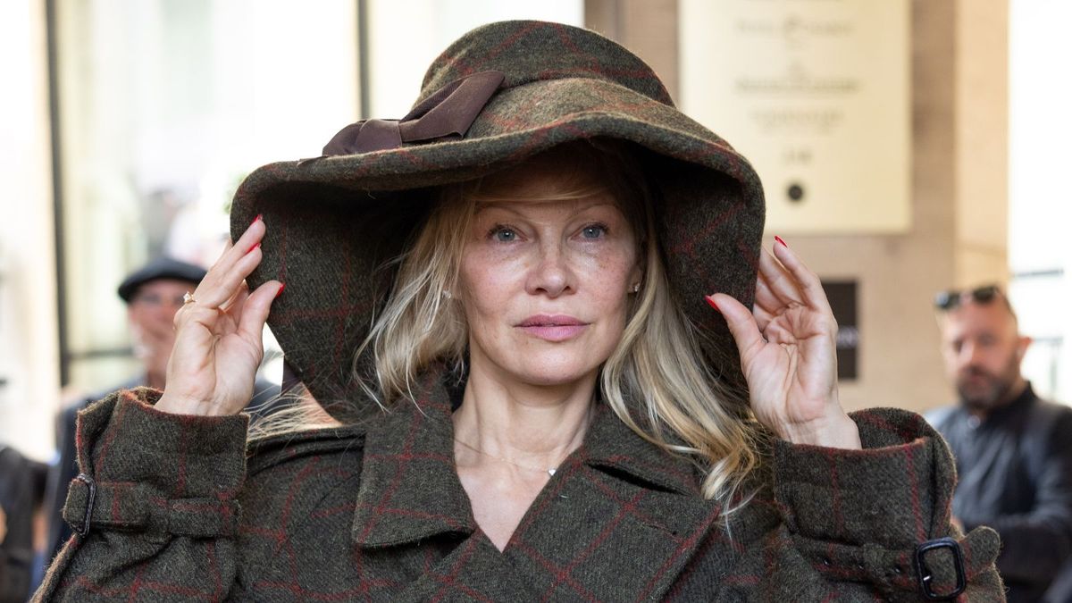 Pamela Anderson's bedroom uses 2024's biggest design trend | Homes and ...