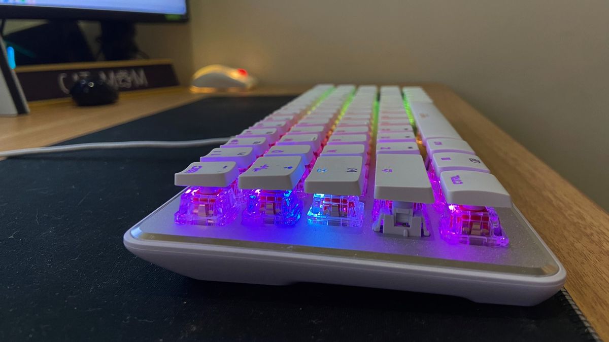 Roccat Vulcan II Mini keyboard review: "The lights will dazzle you ...