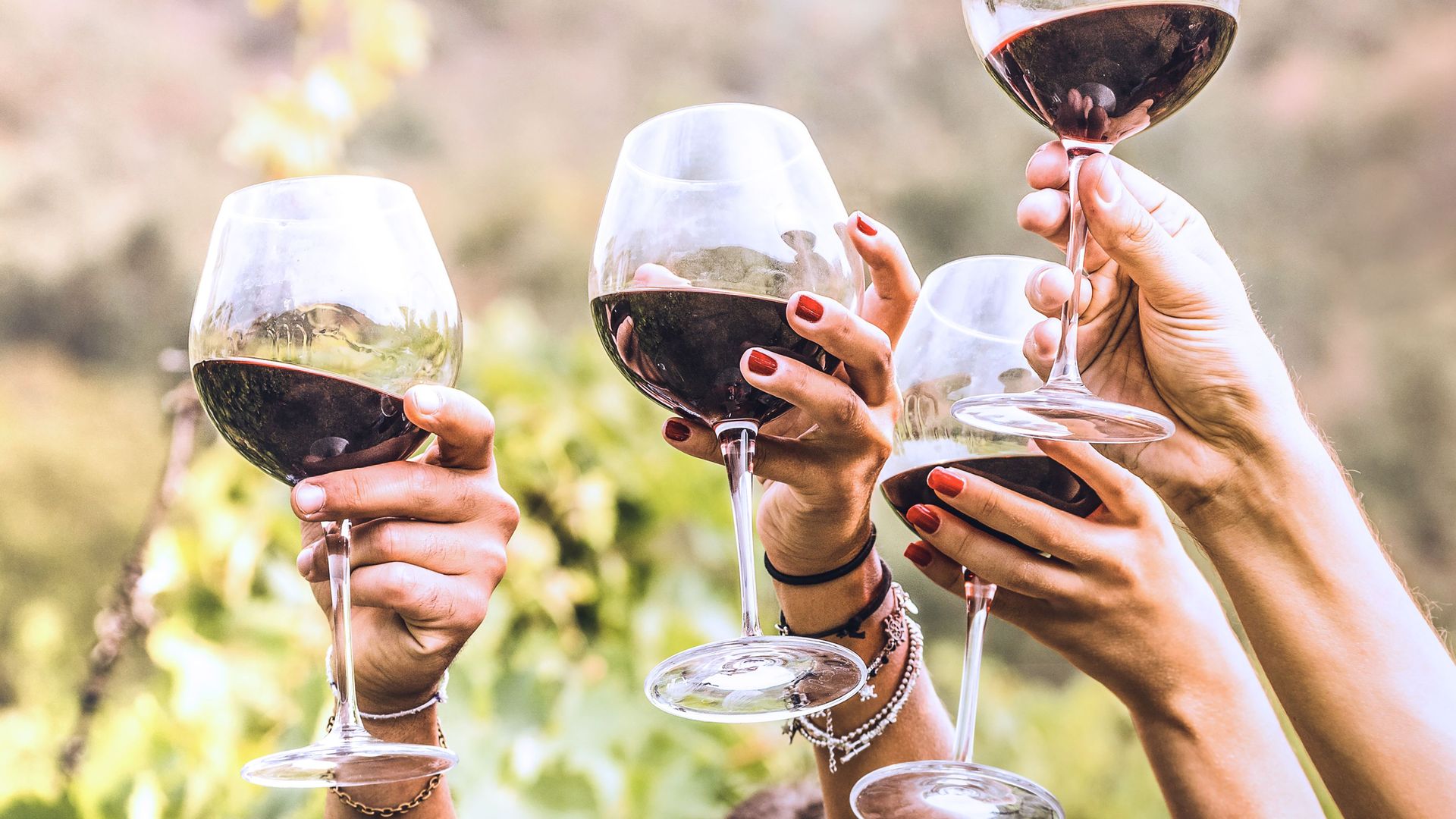 5 Wine Buying Tips - How to Find a Bottle of Wine You Love | Marie Claire