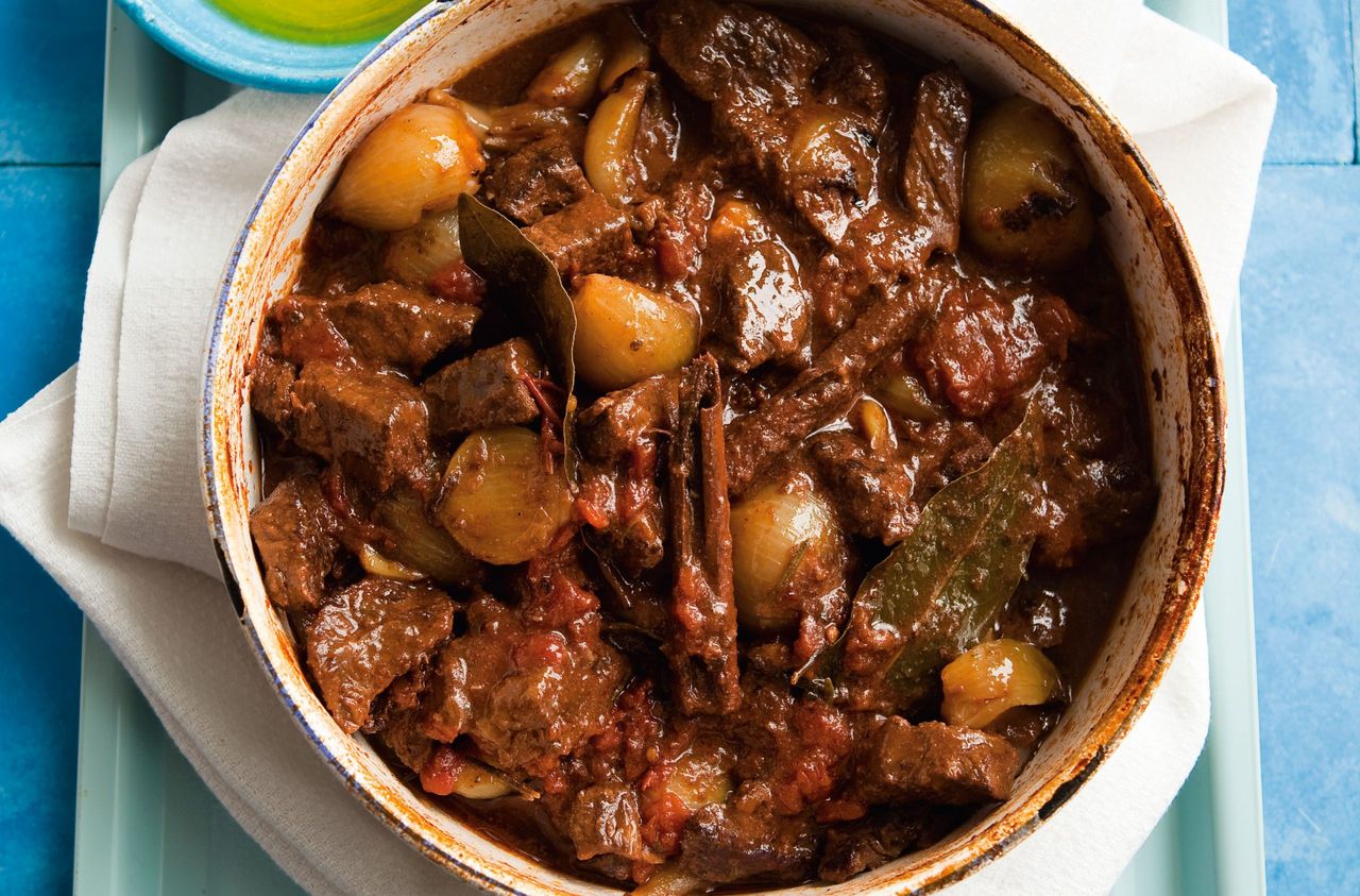 Beef stifado | Greek Recipes | GoodtoKnow