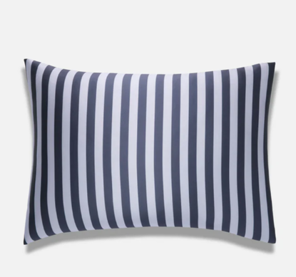 12 Best Silk Pillowcases, According to a Style Editor