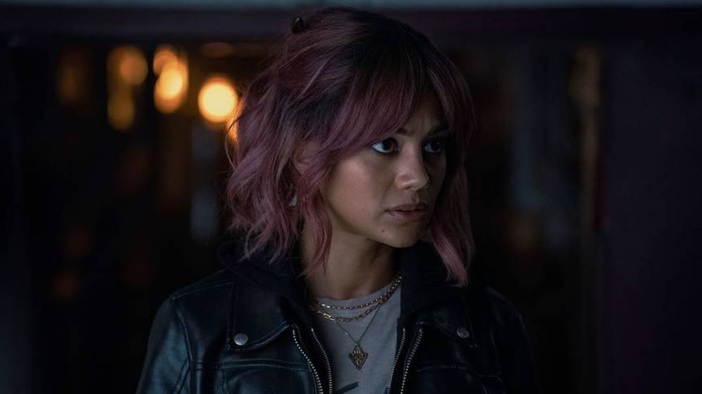 Titans Actress Lisa Ambalavanar Talks Shooting The Scene Between Jinx ...
