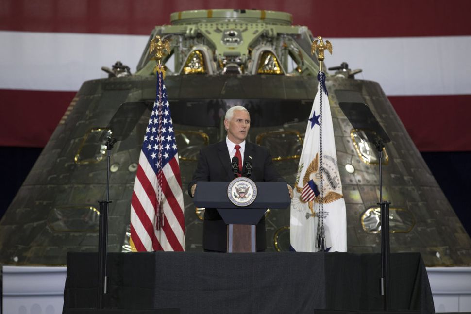 Vice President Pence Will Talk Moon Return in NASA Speech Today: Watch ...