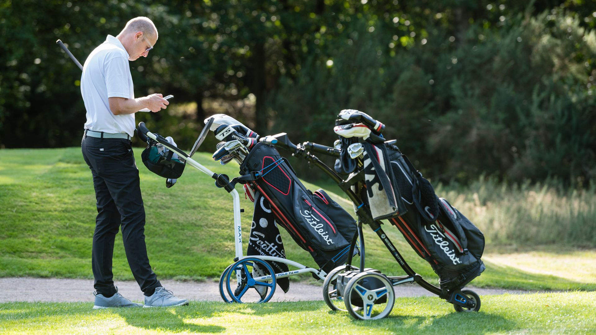 The Pros And Cons Of Golf's Move To Digital | Golf Monthly