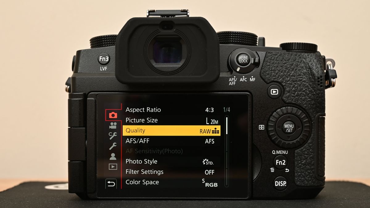 Panasonic Lumix G97 review: a new Micro Four Thirds camera that feels ...