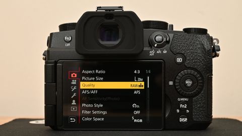 Panasonic Lumix G97 review: a new Micro Four Thirds camera that feels ...