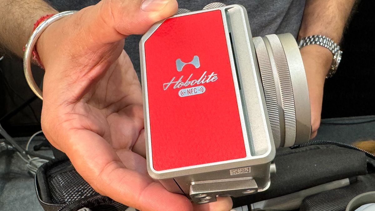 Put on the red light with the crimson edition of the Hobolite Mini ...