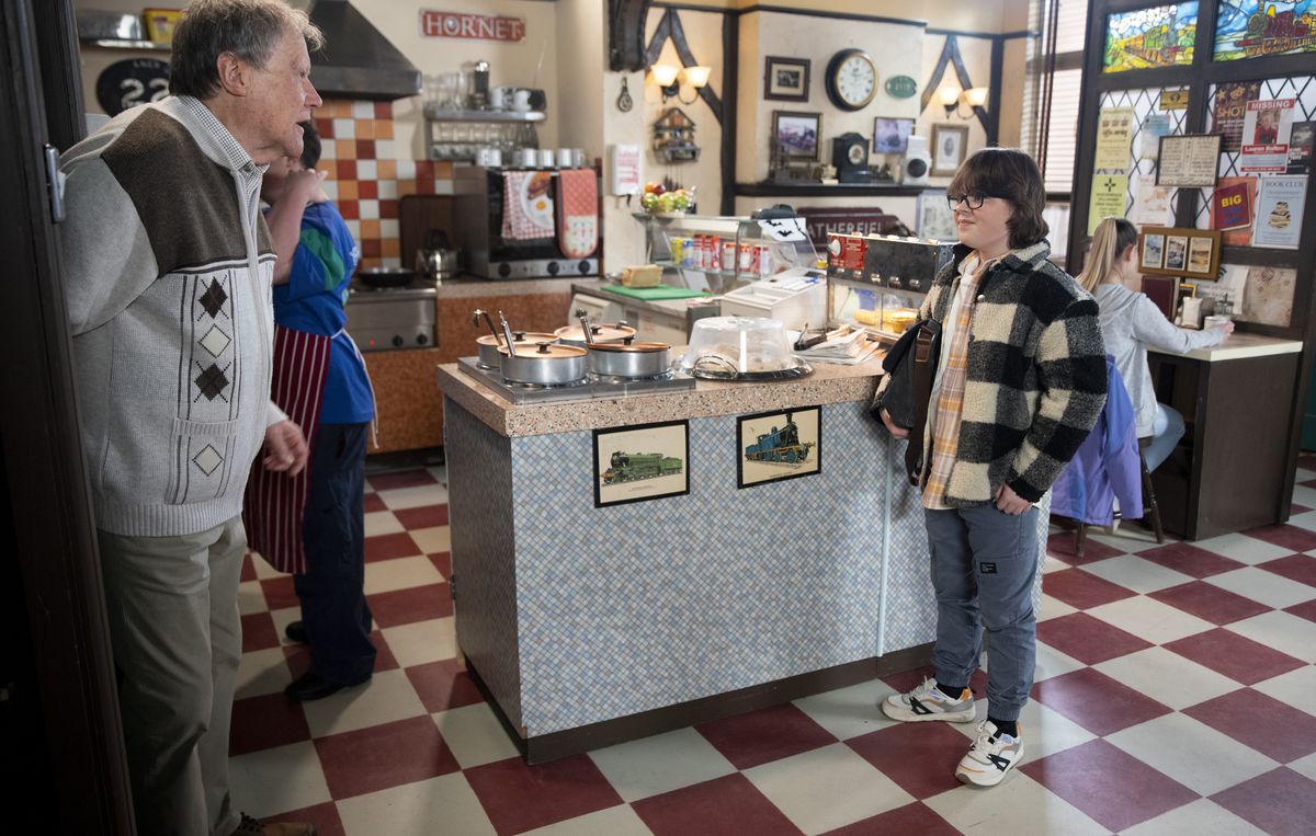 Coronation Street spoilers: Ryan dumps Daisy Midgeley? | What to Watch