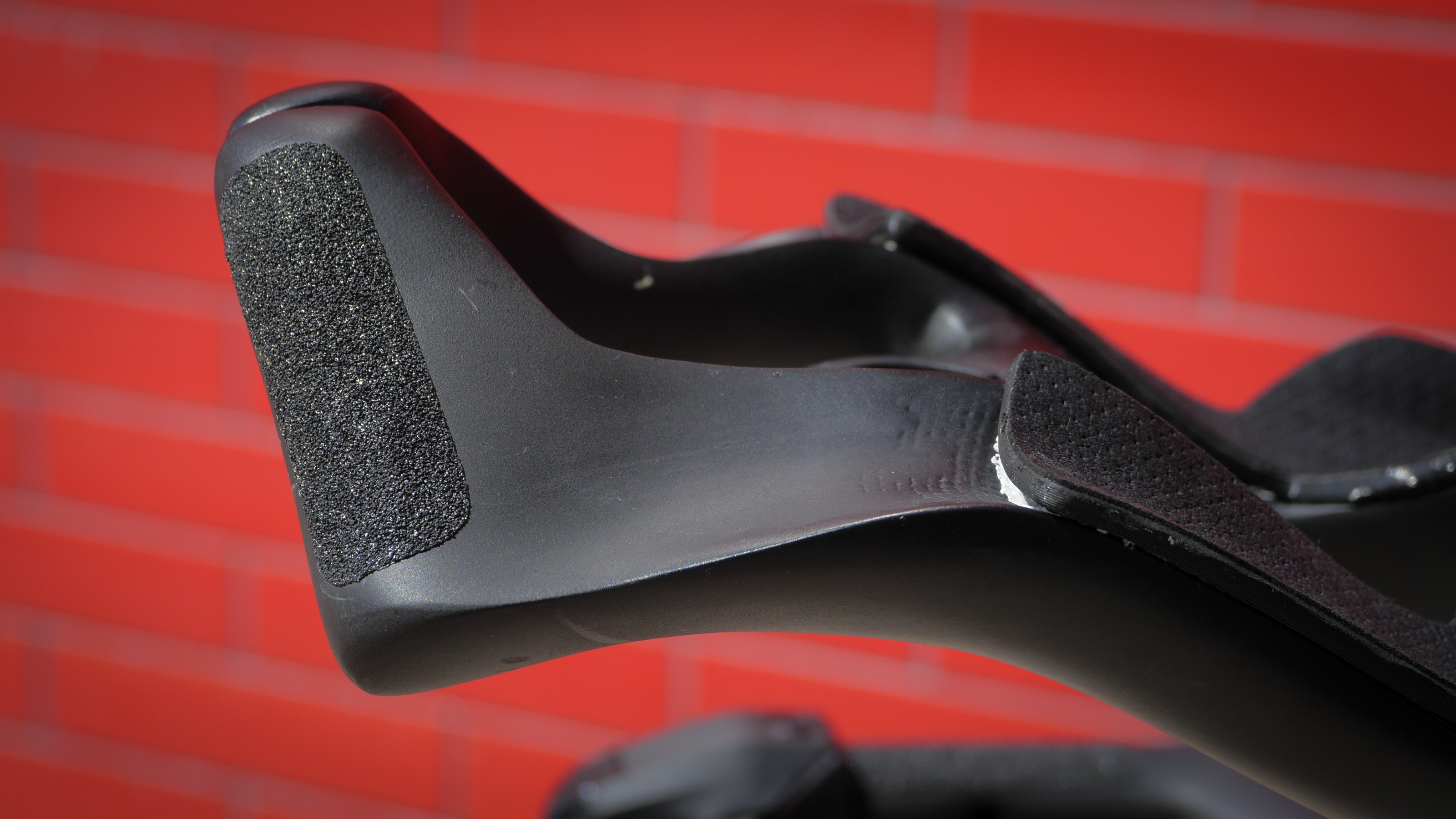 Gros plan sur le vélo Specialized S-Works Shiv TT de Remco Evenepoel ...