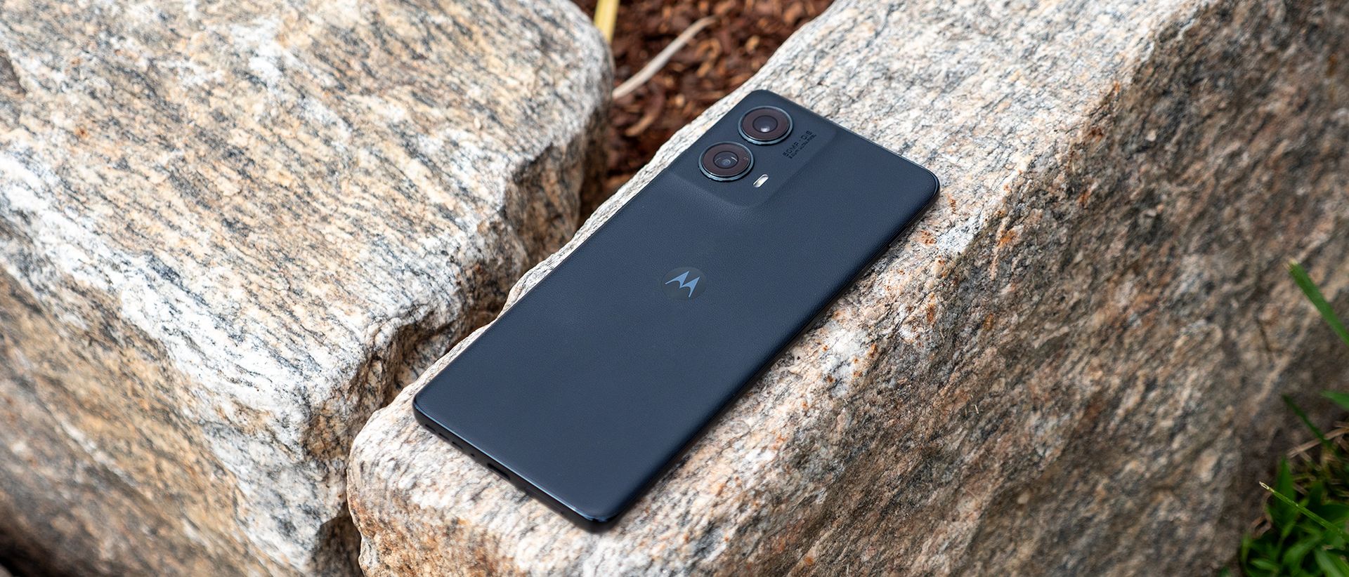 Motorola Edge 2024 review: Immediately forgettable, despite its good ...
