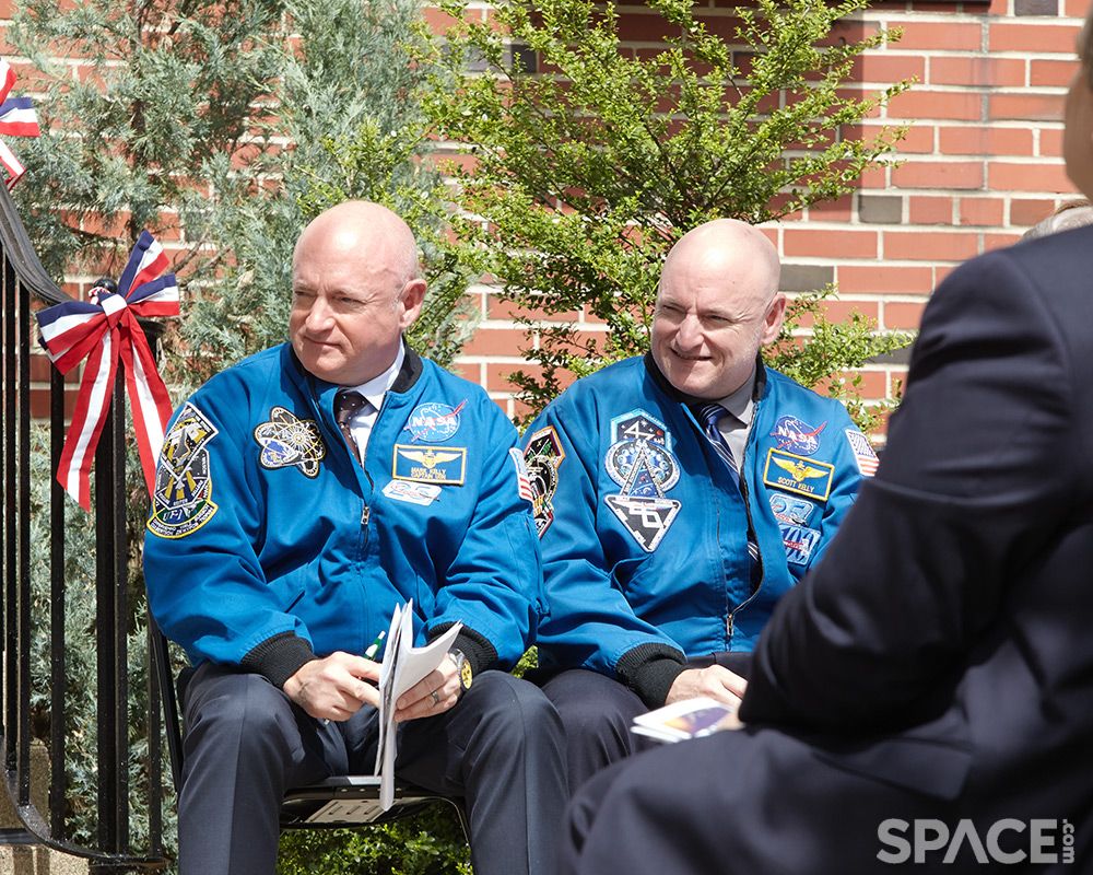 Astronaut Twins Mark and Scott Kelly Honored by NJ Elementary School ...