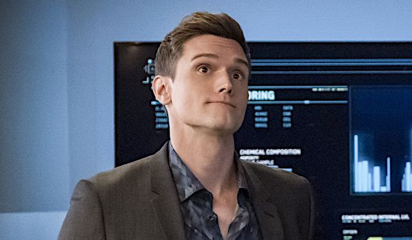 The Flash's Ralph Dibny P.I. Billboard Looks Like It Was Made By Saul ...