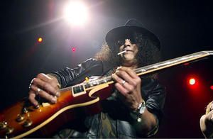 Slash: Playing Guns N' Roses Songs Still "A Lot of Fun" | Guitar World