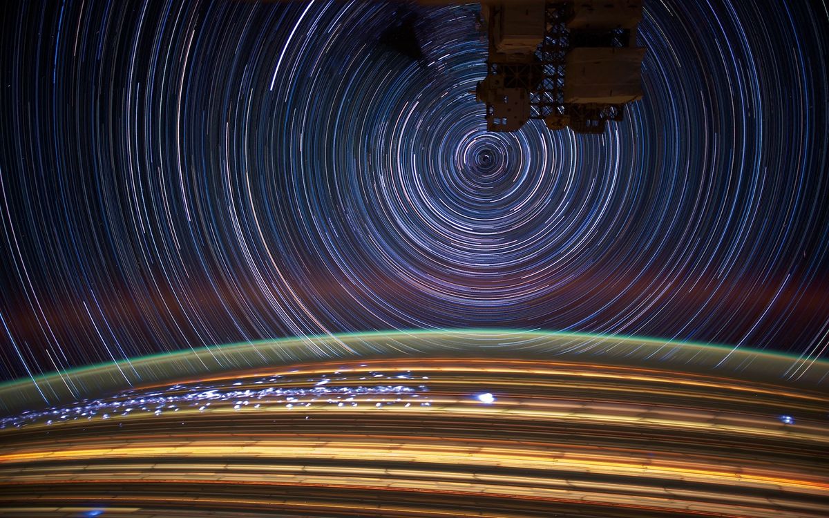 Star Trails Seen from the ISS in Swirls Space Wallpaper | Space