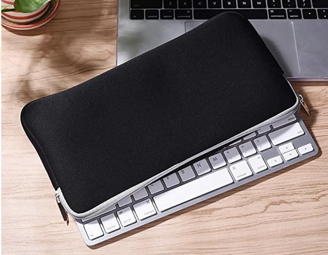 Waterfield Dash Sleeve for Magic Keyboard review: Attractive protection ...