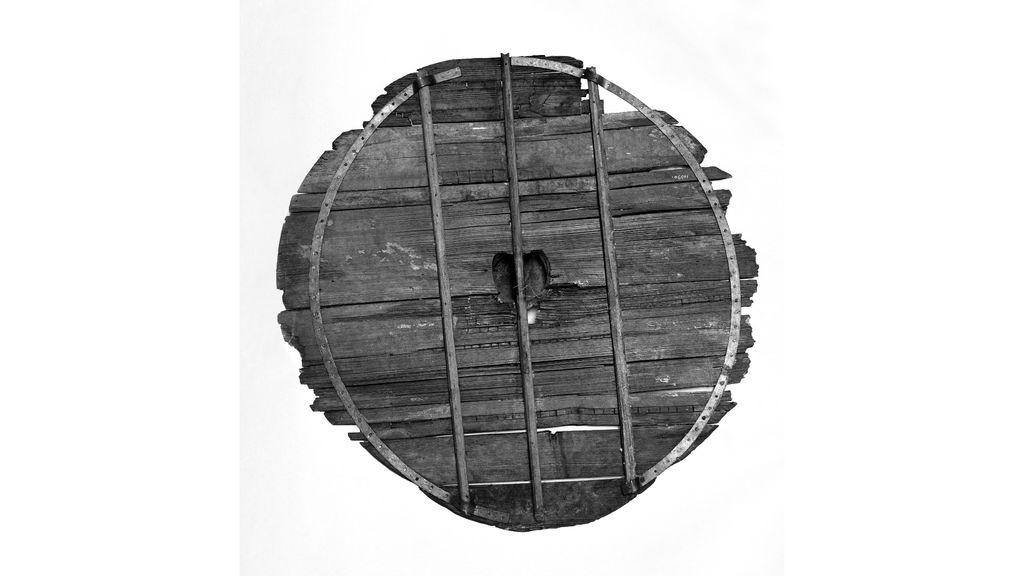 1,100-year-old 'ceremonial' Viking shields were actually used in battle ...