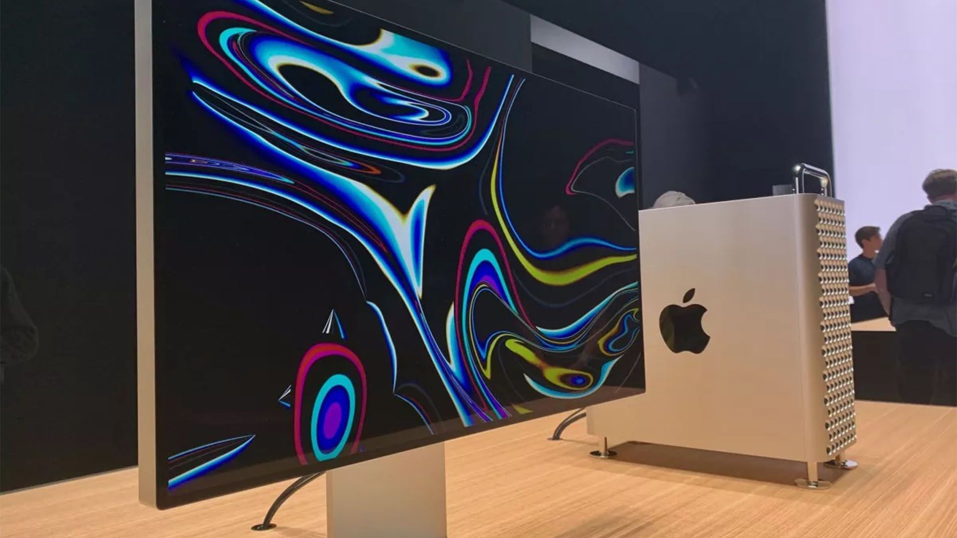 Apple is working on an external display for Mac that'll also work as an ...