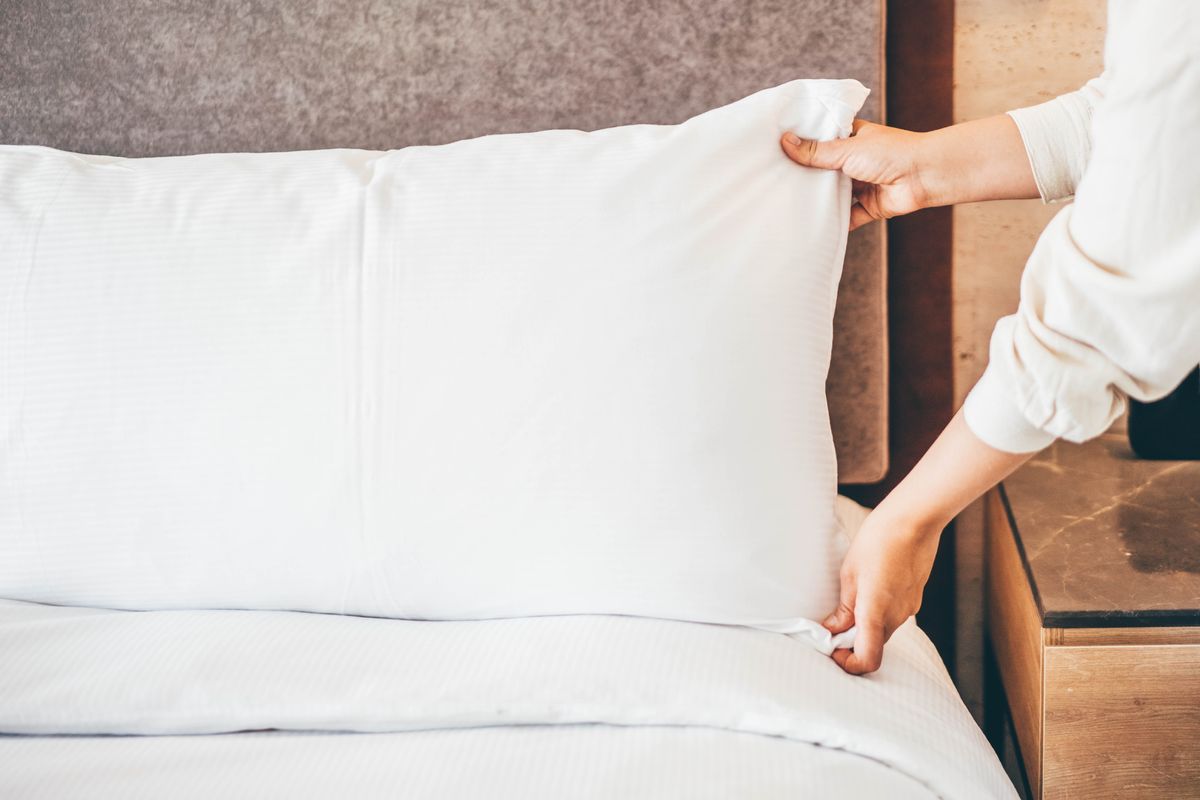 This 30-second test will tell you if your pillow needs replacing asap ...