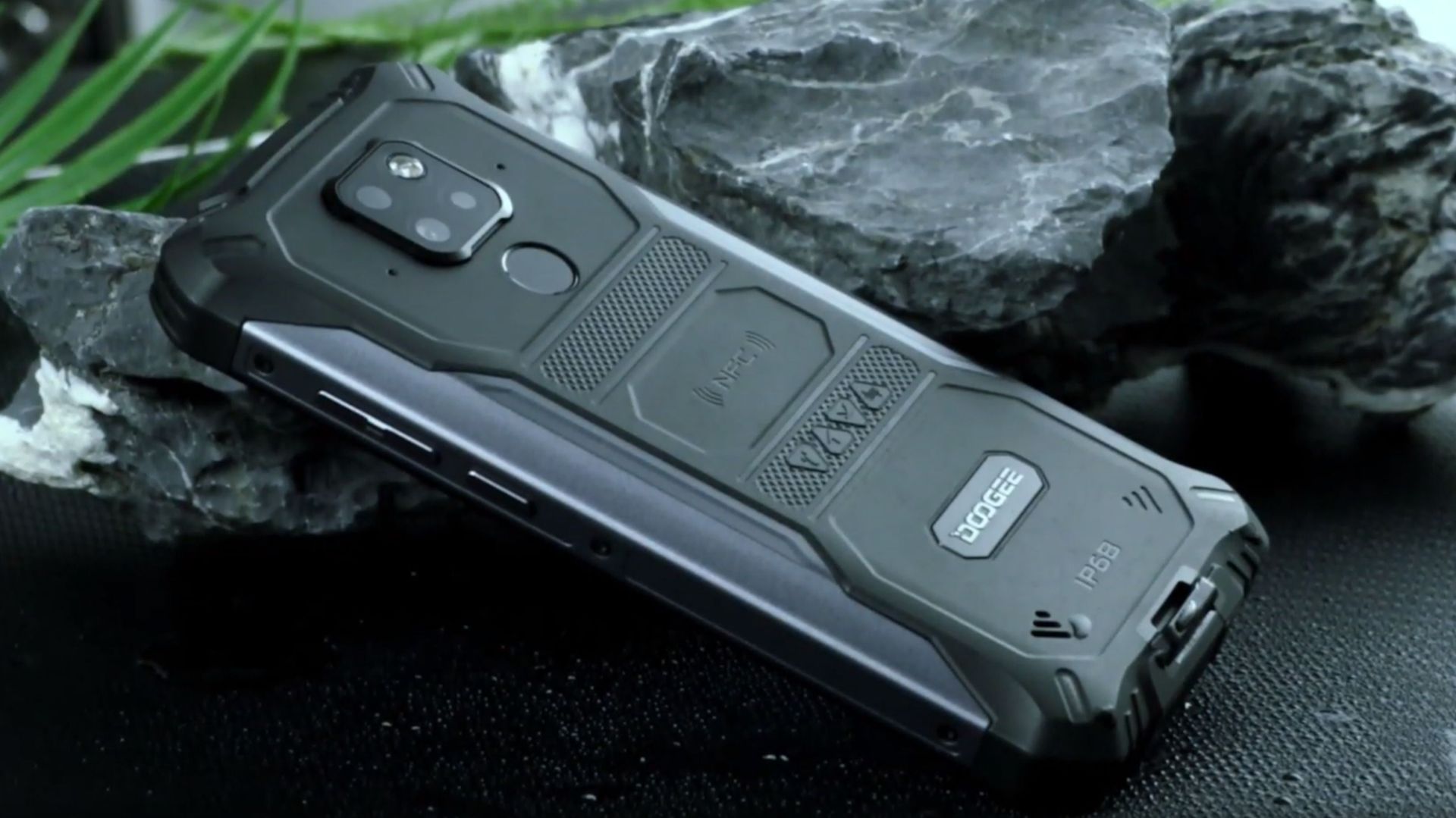 This waterproof smartphone has a little feature that every phone should ...