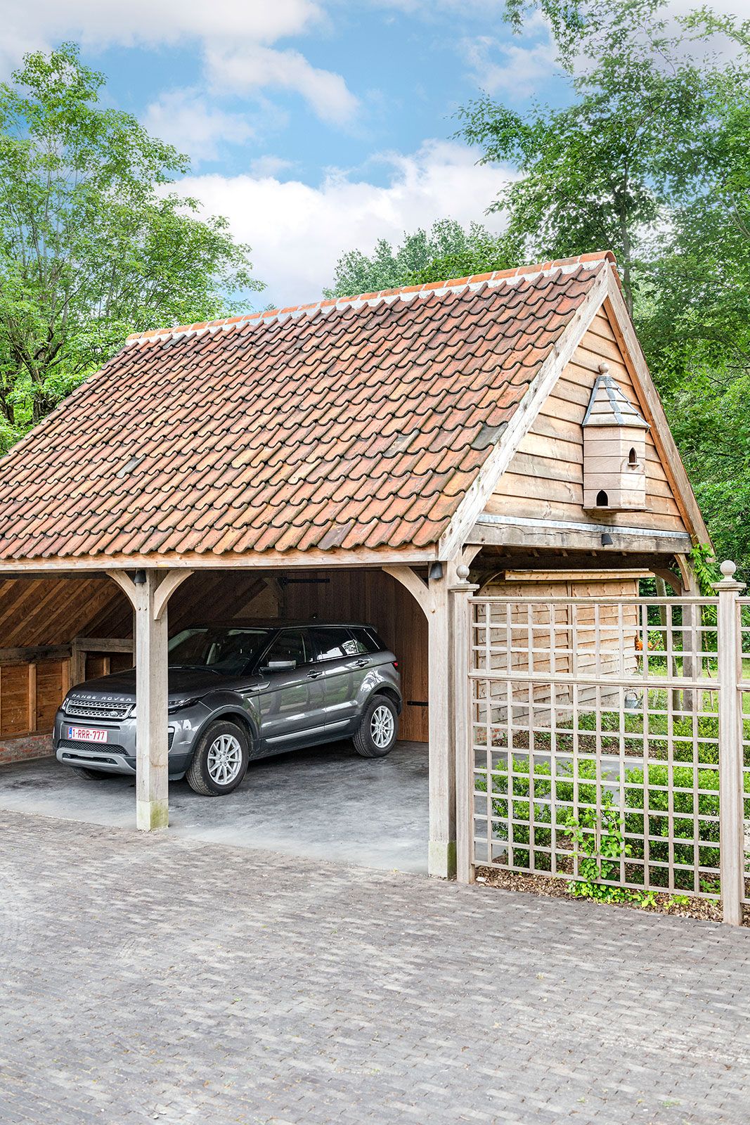 What is a carport — and how is it different from a garage? | Homebuilding