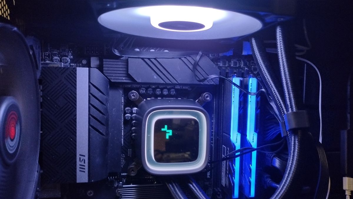 DeepCool LS320 Review: Small Size, Medium Bite | Tom's Hardware