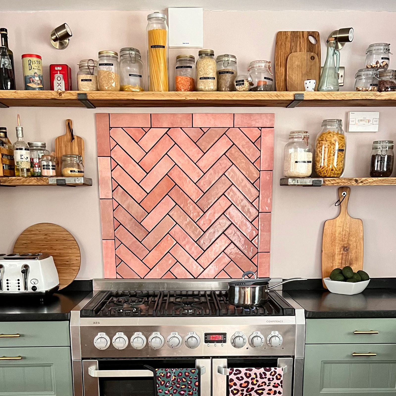 This stylish pink and green kitchen makeover cost just £260 | Ideal Home