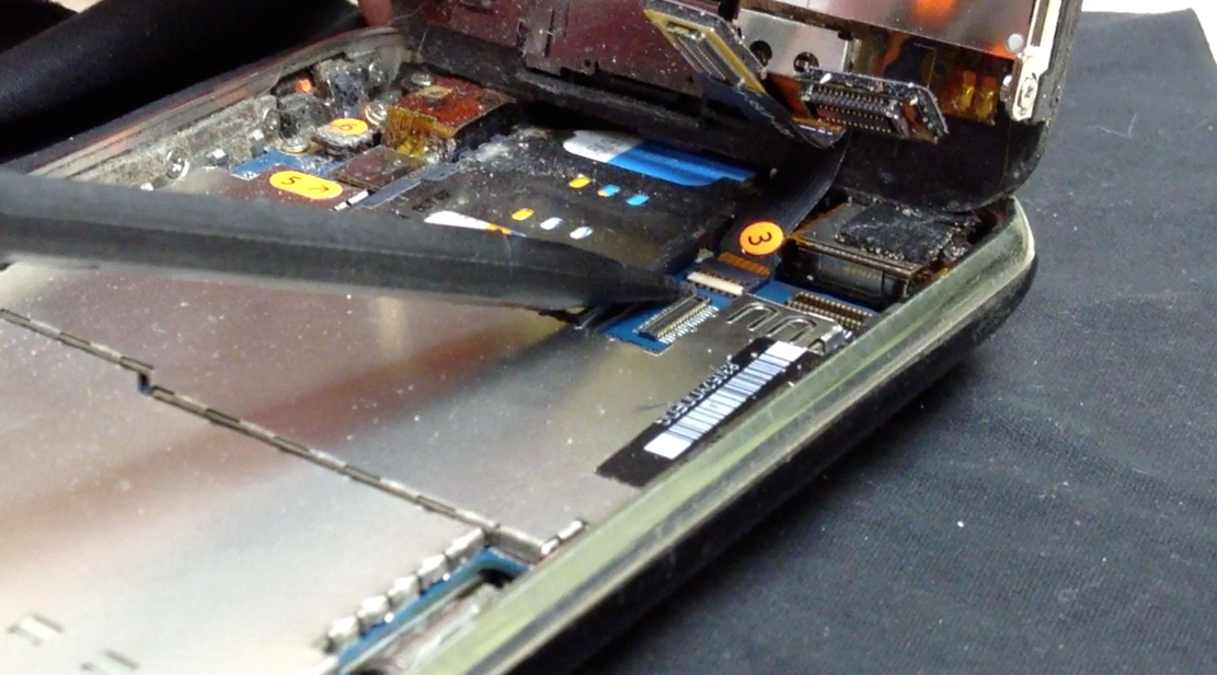 How to replace the rear camera in an iPhone 3G or iPhone 3GS | iMore