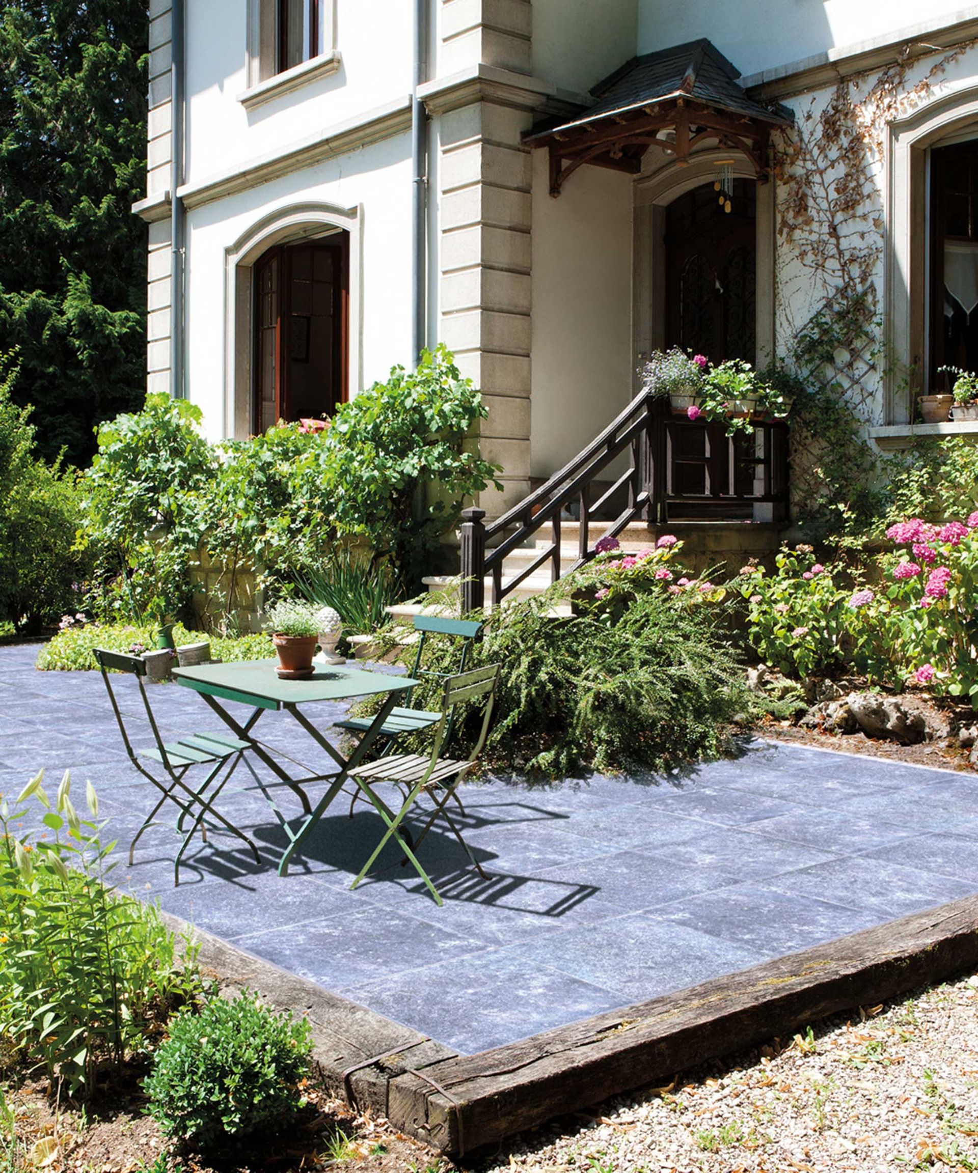 Patio edging ideas: 10 stunning ways to border your space | Gardeningetc