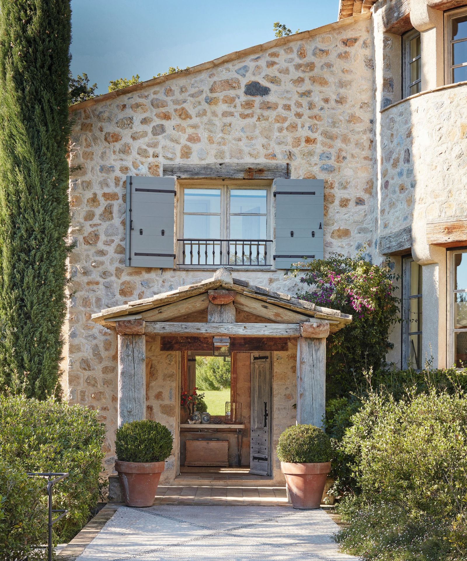 This rustic stone farmhouse in the South of France is a lesson in ...