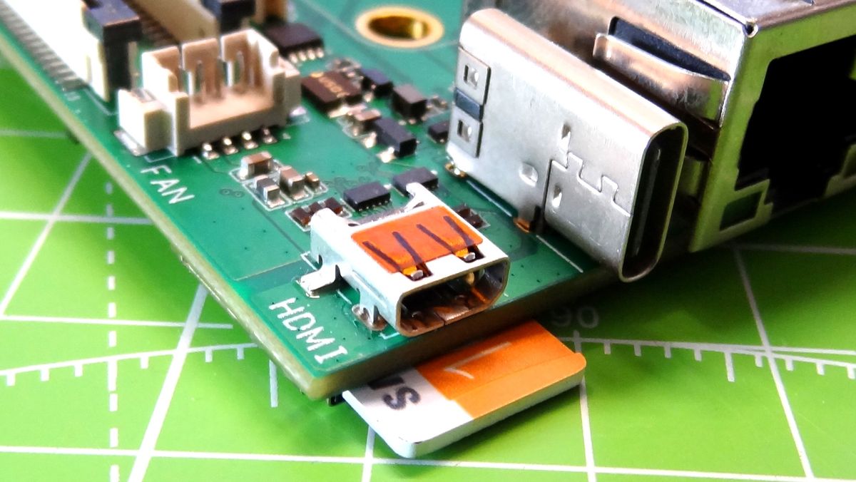 Seeed Dual Gigabit Ethernet Carrier Board for Raspberry Pi Compute ...