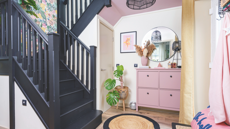 How to make a hallway smell nice without candles | Ideal Home