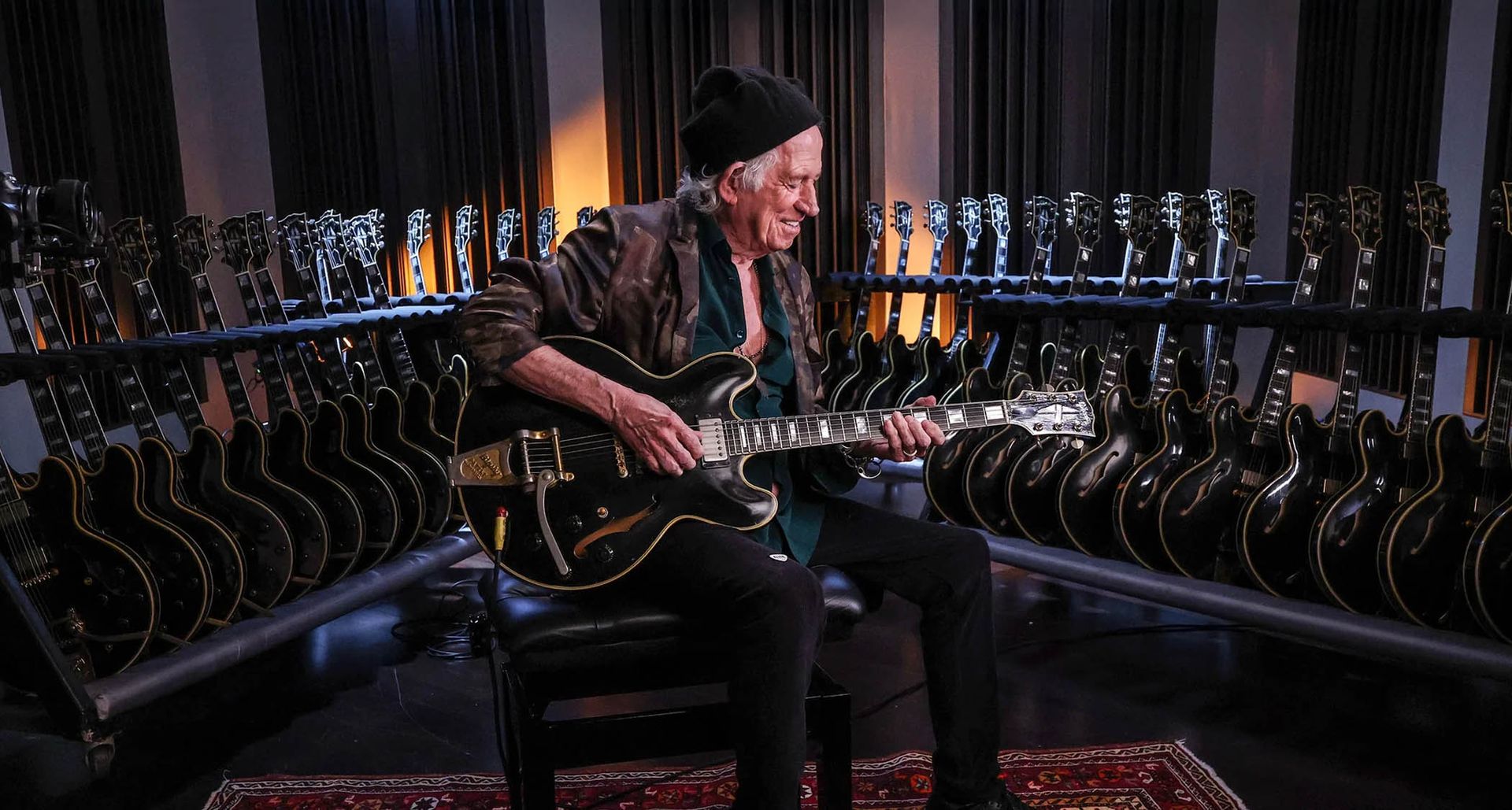 “Is there a more iconic guitar player on Earth? For more than six ...